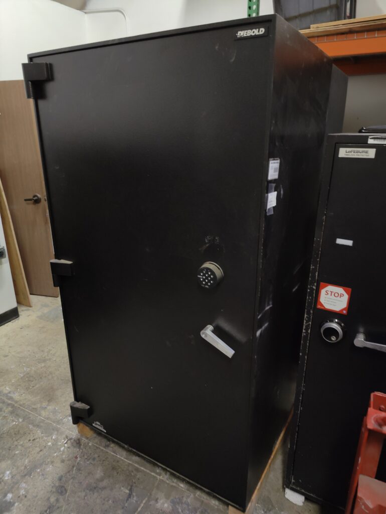 Diebold Plate Body TL-15 Safe with Lockers