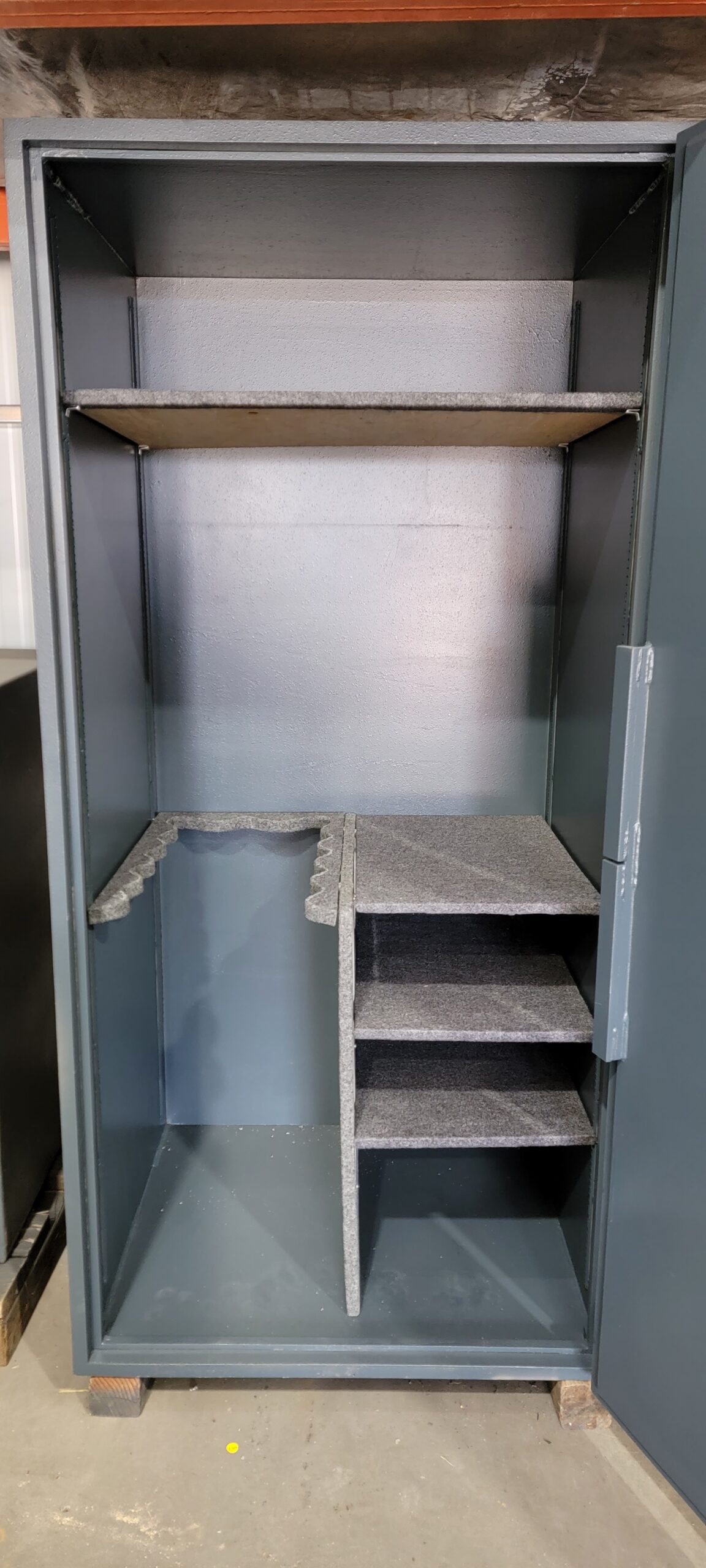 Refurbished Amsec Plate Body High Security TL-30 Gun Safe