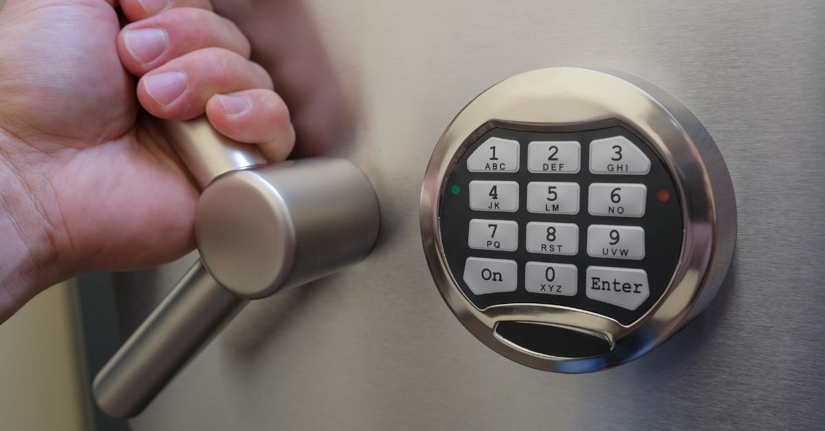 Tips for Choosing Reliable Safe and Vault Movers