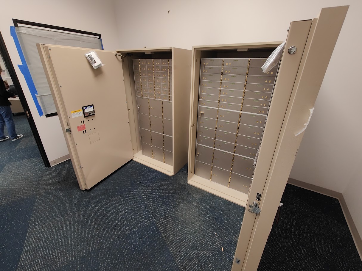 How Professional Movers Coordinate a Bank Safe Relocation