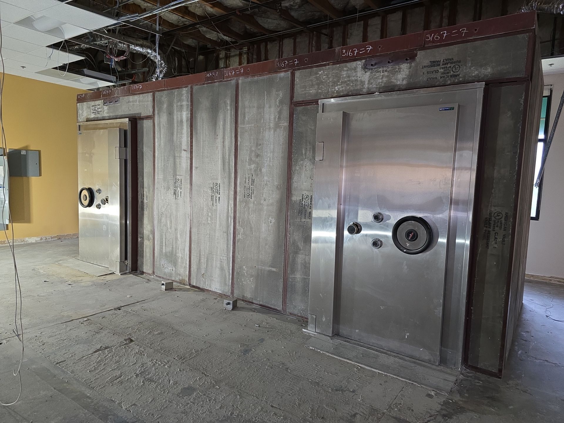 American Vault Class I Modular Vault - 9′ H x 21′ W x 8′ D - Ready to ...