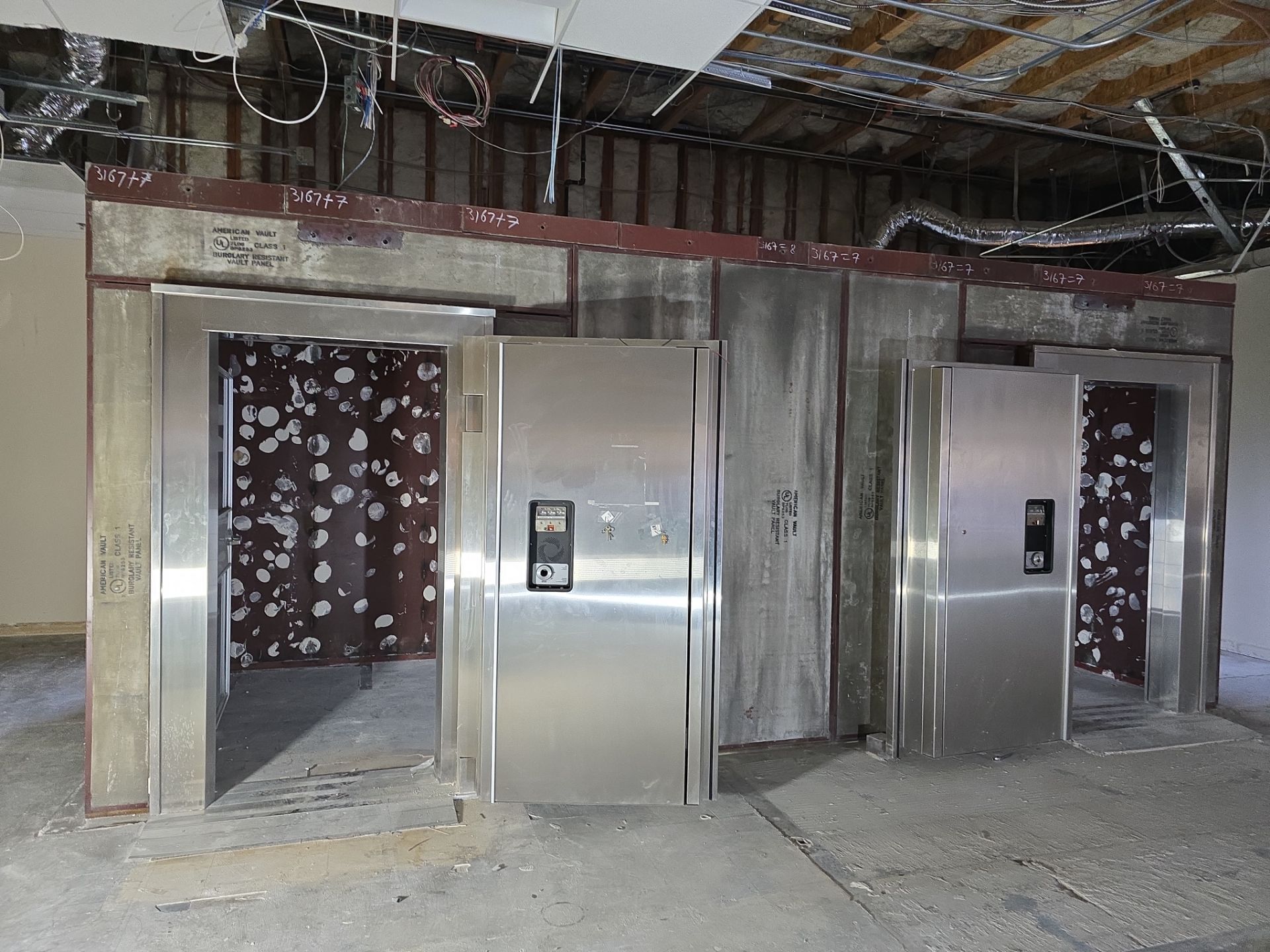 American Vault Class I Modular Vault - 9′ H x 21′ W x 8′ D - Ready to ...
